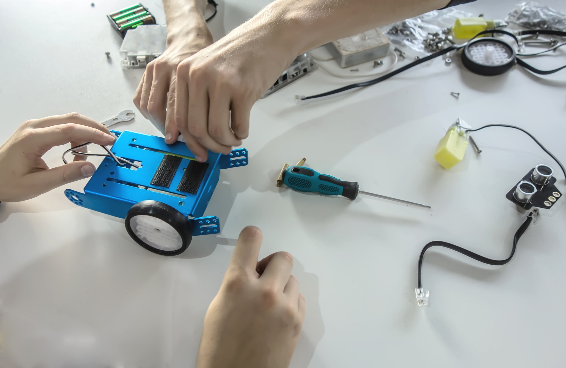 Building Block Studios LEGO robotics workshop - Cross River Rail